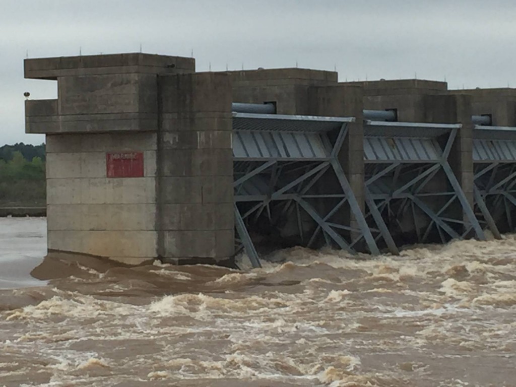 The raging Red River at John H Overton Lock & Dam No. 2 in Poland ...